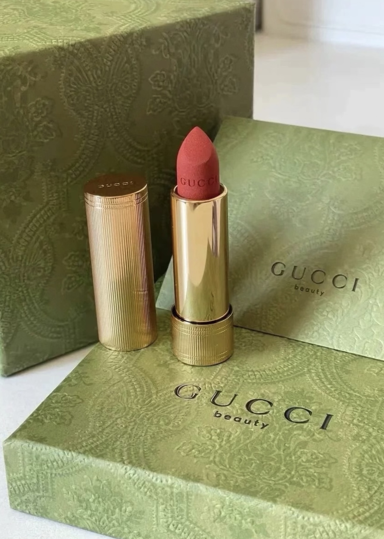 GUCCI MATTE LIPSTICK 208
